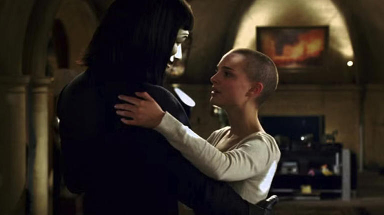 Hugo Weaving Replaced The Original V Actor In V For Vendetta