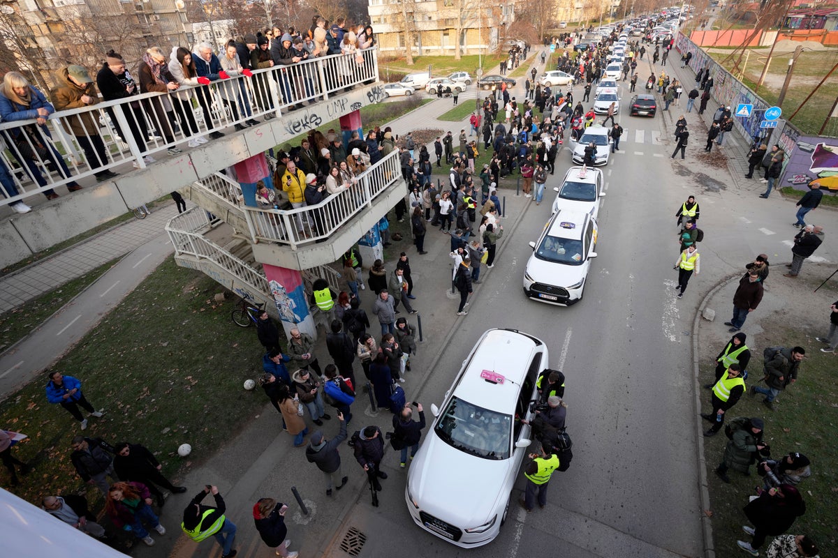 Serbian cabbies rally to bring home Belgrade students fighting against ...