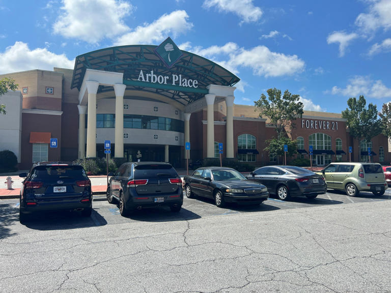 Gunfight erupts outside Arbor Place Mall in Douglasville, police say