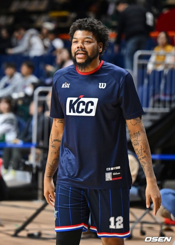 "난 맥가이버칼 같은 선수" 자신감 보소, KCC 6강 위해 승부수 던졌다... '외인 악몽' 드디어 탈출하나