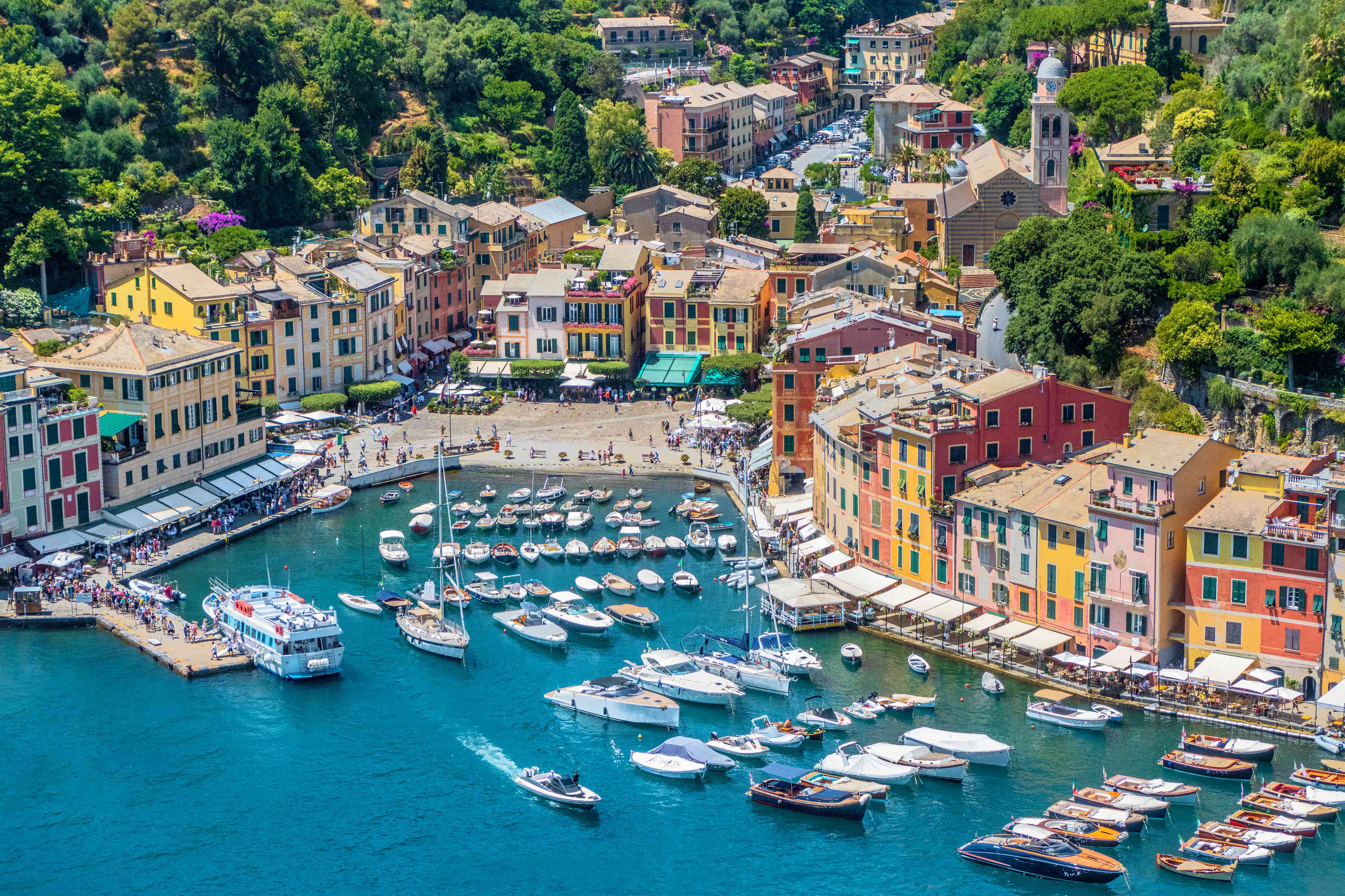 This Postcard-Worthy Port in Italy Promises Seafood, Pasta, and Focaccia