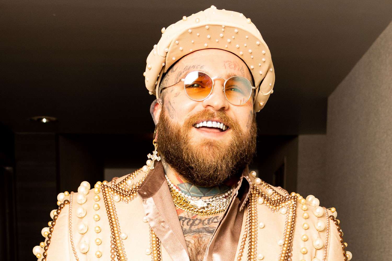Teddy Swims Accessorized with Piles of Pearls for the 2025 Grammys for ...