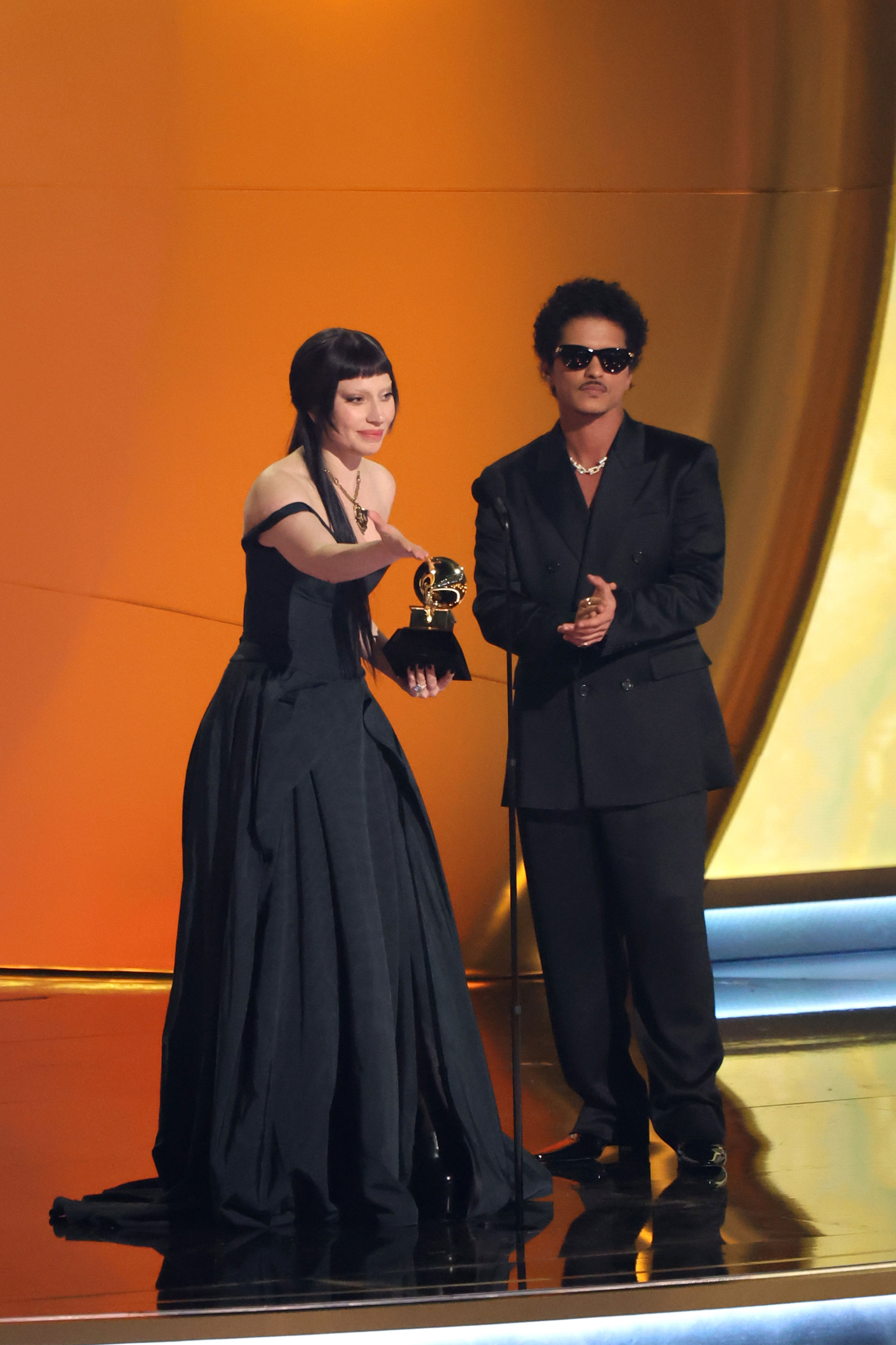 Lady Gaga and Bruno Mars Win Best Pop Duo/Group Performance for “Die ...