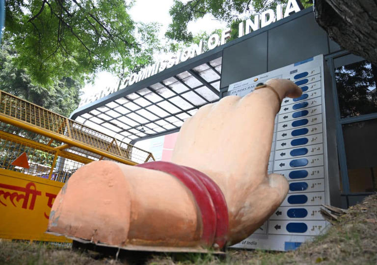 Delhi Election 2025: EC bans exit polls between 7 am to 6.30 pm on ...