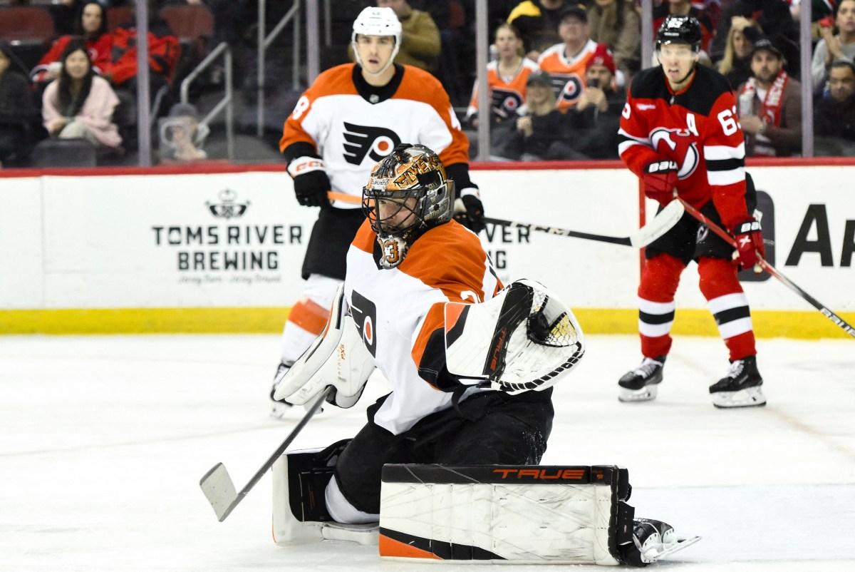 Flyers shutout for third consecutive game, fall to Avalanche