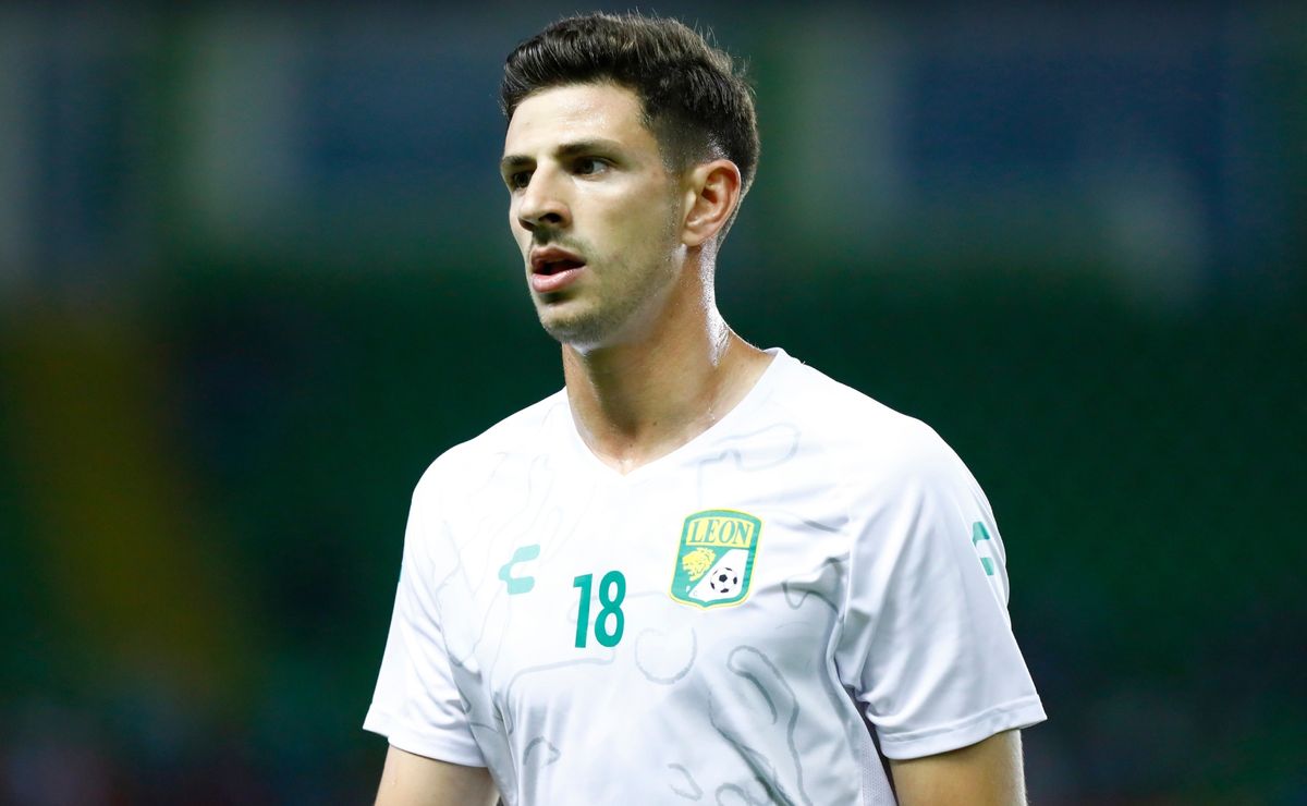Lucas Di Yorio llega al Estadio Nacional para ver a Universidad de ...