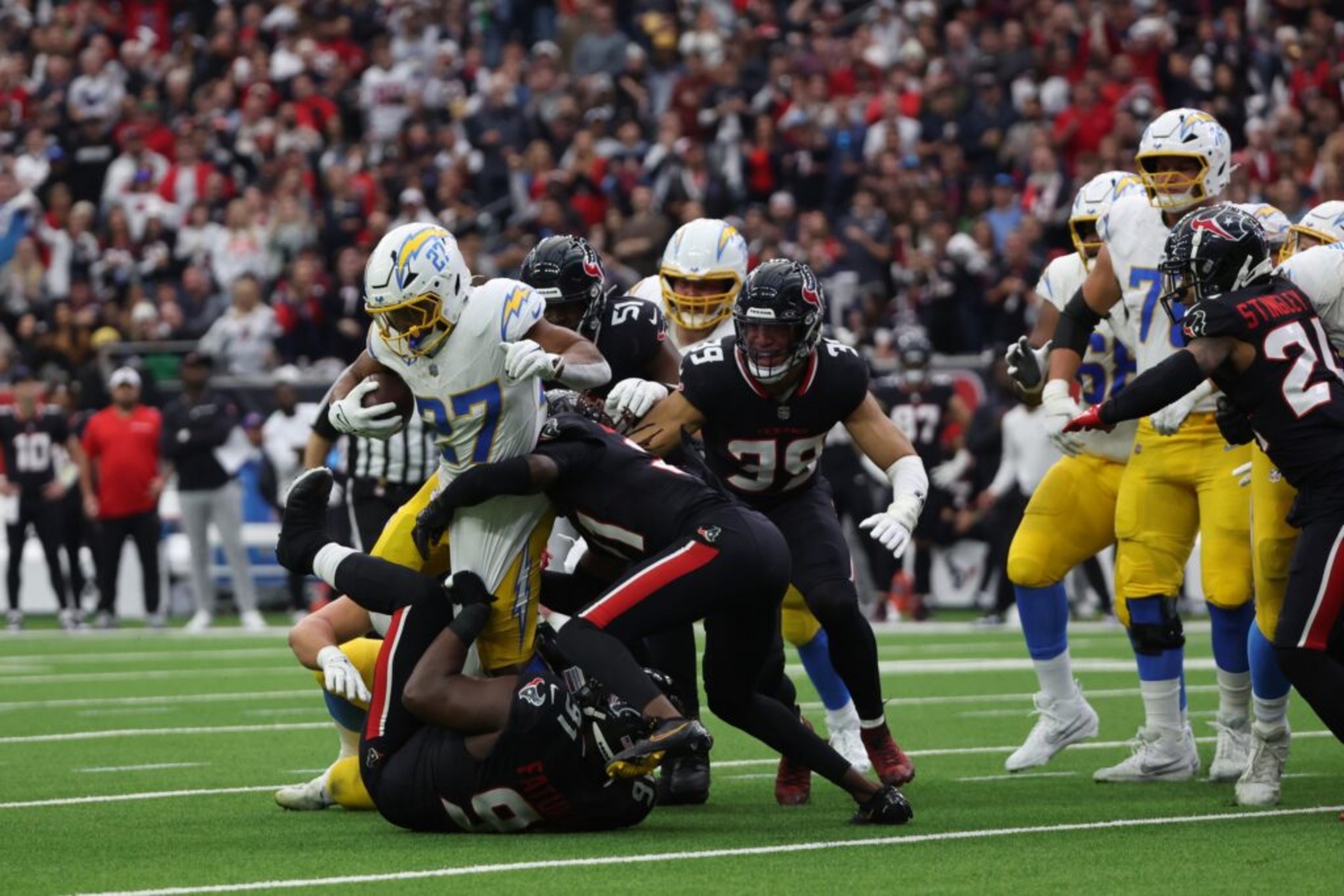 Chargers Running Back Listed as Impactful Free Agent Signing for the Colts