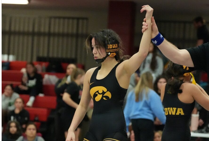 #1 Iowa caps regular season with five champs at Grand View Open