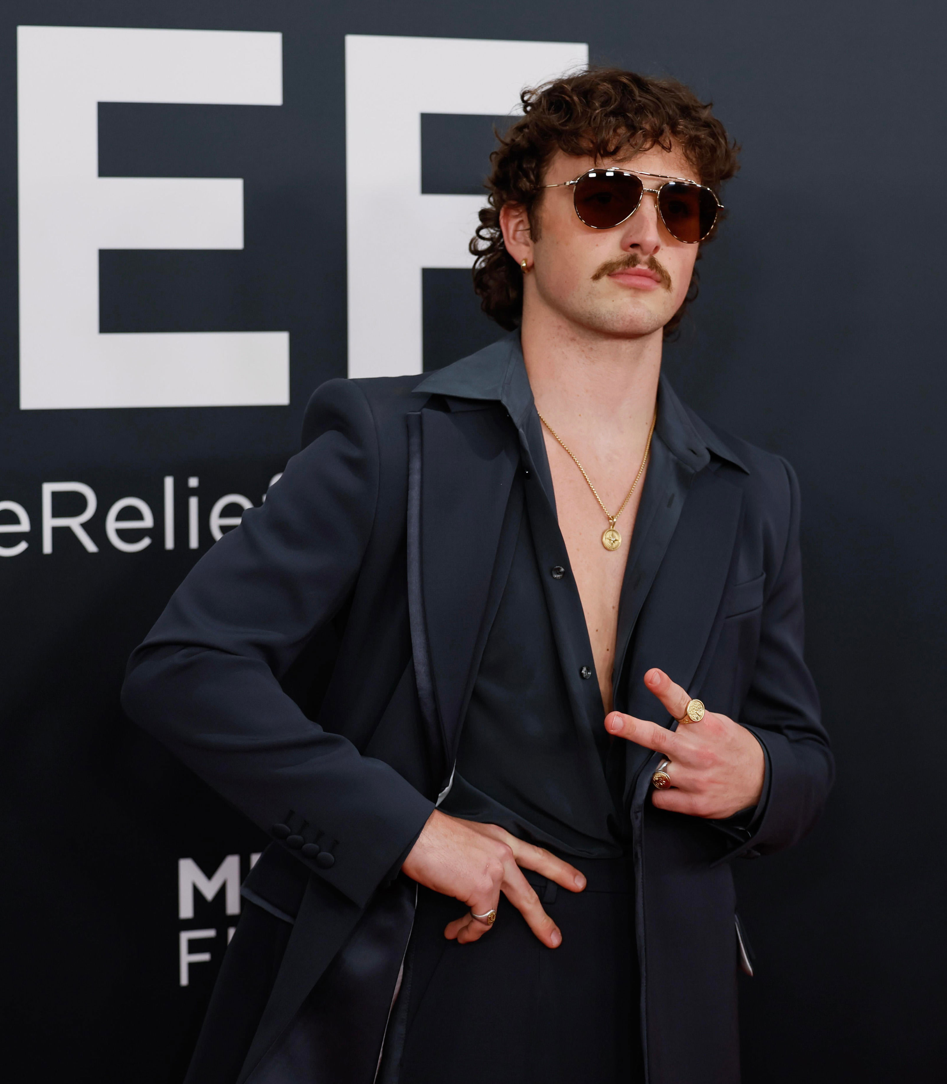 Grammy Awards red carpet highlights, fashion and big moments