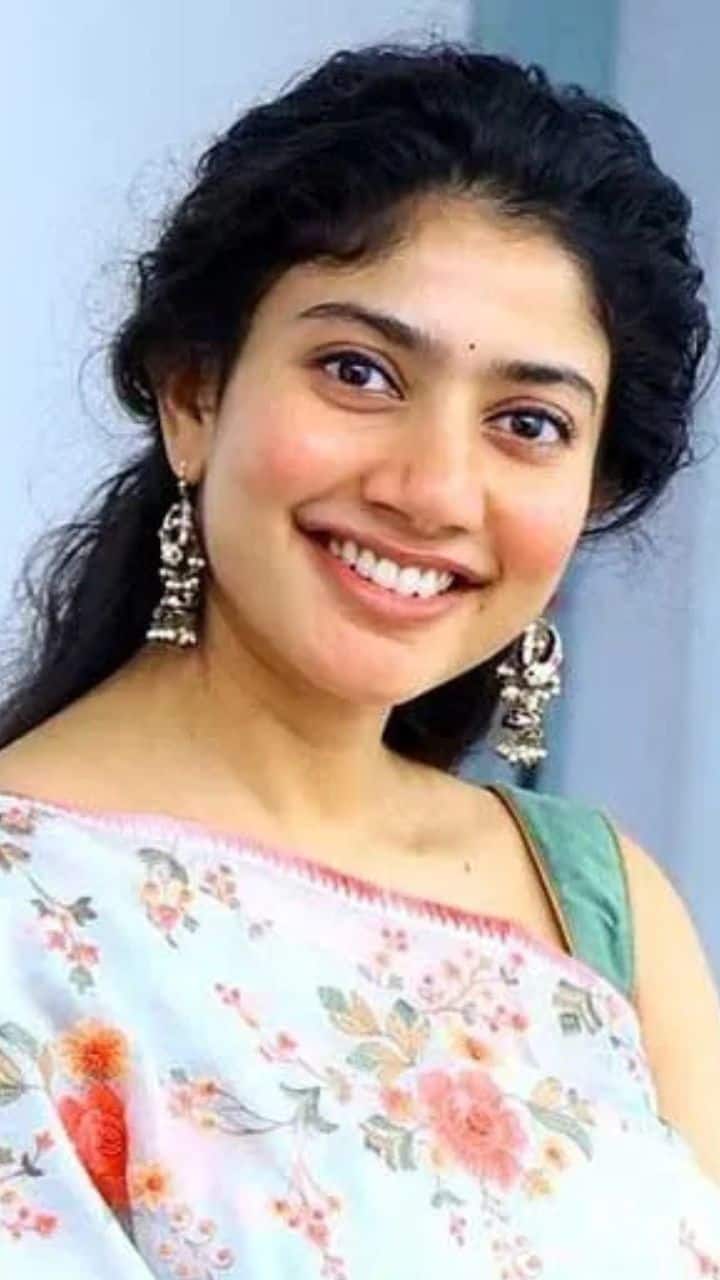 Actress Sai Pallavi to star alongside Prabhas in THIS movie; Read on ...