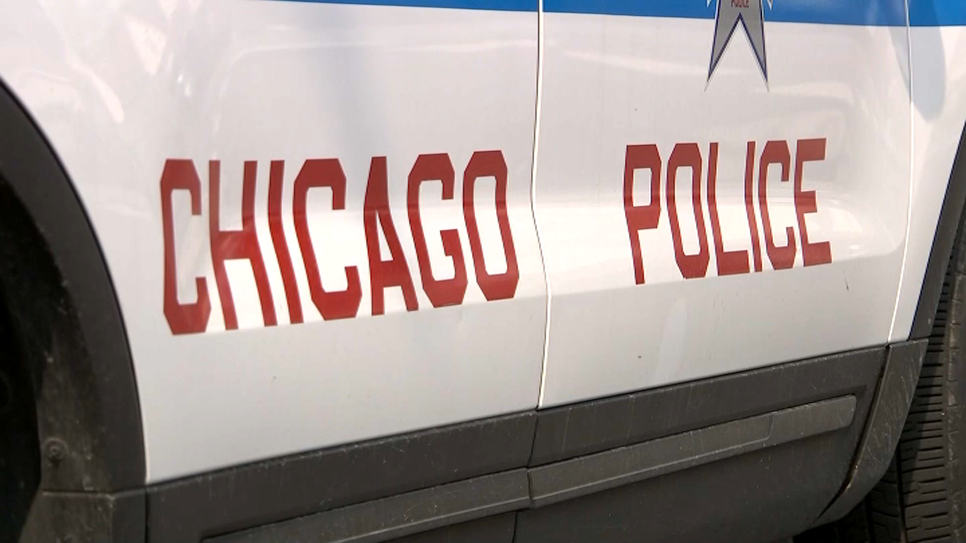 Driver in custody after striking pedestrian in West Rogers Park: Chicago police