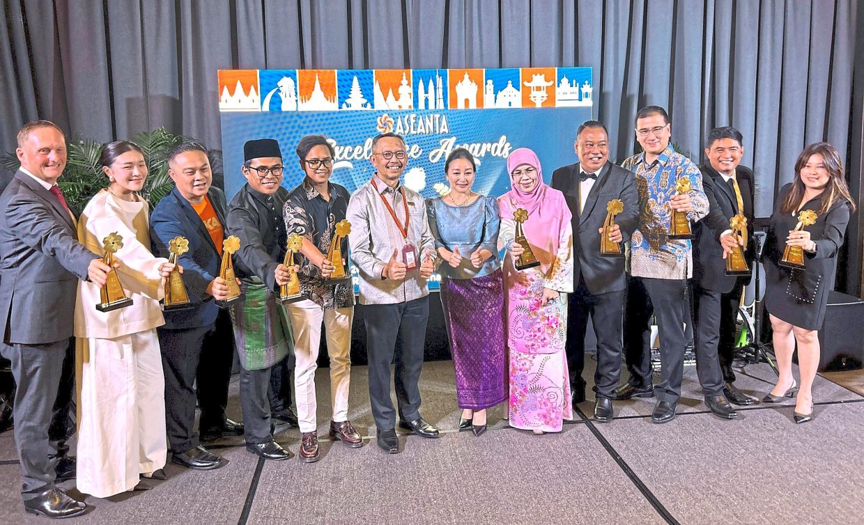 Asean tourism leaders awarded