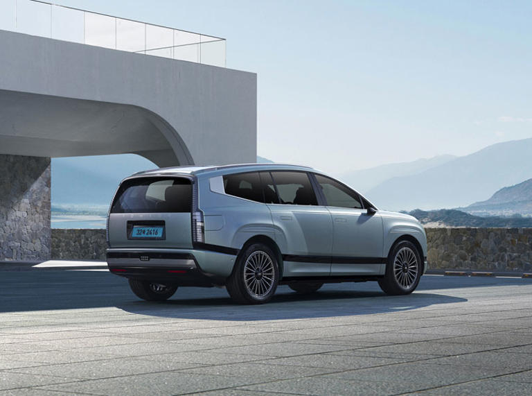 현대차, 대형 전기 SUV '아이오닉 9' 사전 계약… "6000만원대"