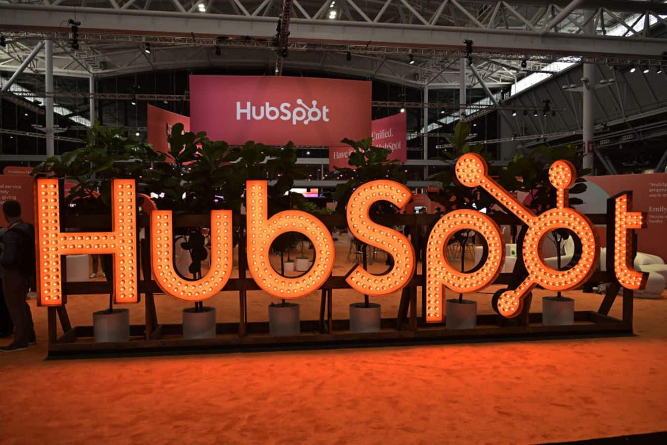 HubSpot Stock Gets Price Target Boost Ahead Of Q4 Results: Retail ...