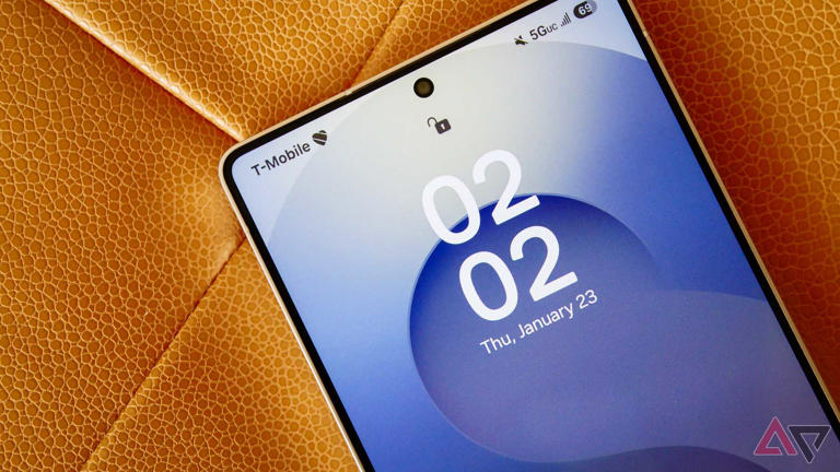 My Pixel's lock screen was telling everyone my business until I tweaked ...