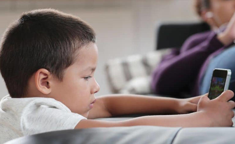 Parenting tips 101: Know how to reduce screen time during meals for ...