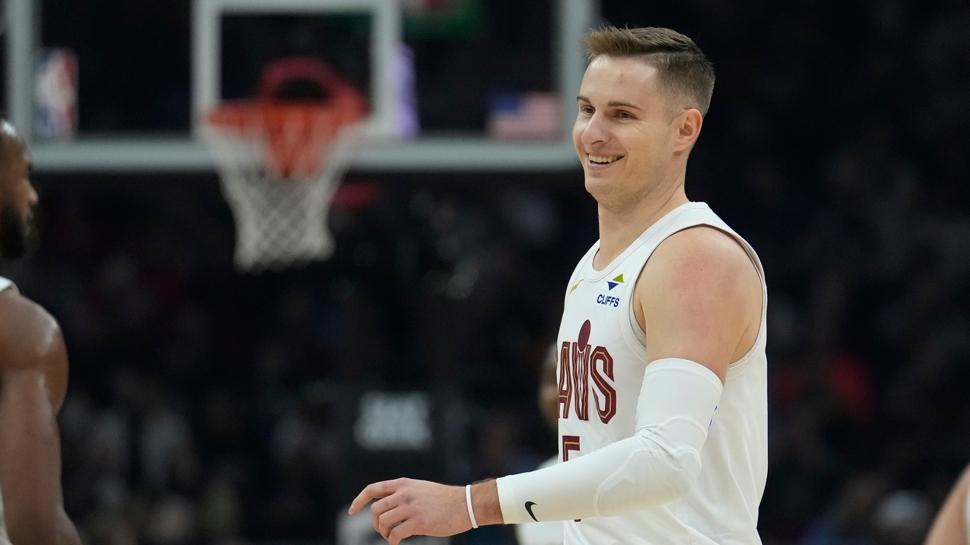 Cleveland'dan Dallas'a 43 sayı fark