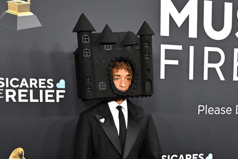 Jaden Smith raises eyebrows after wearing a ‘castle’ on his head to the ... Jaden Smith raises eyebrows after wearing a ‘castle’ on his head to the ...