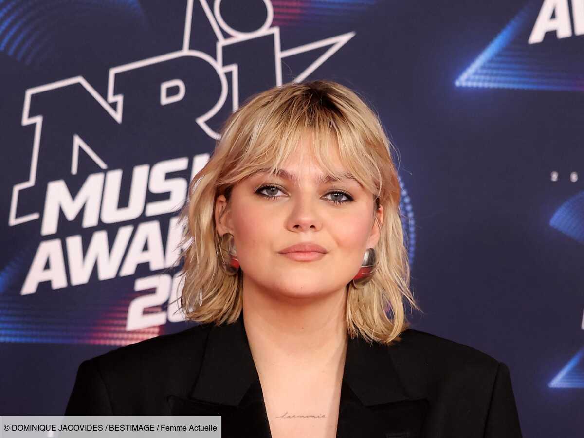 Louane splendide : elle prend la pose dans une longue robe noire à ...