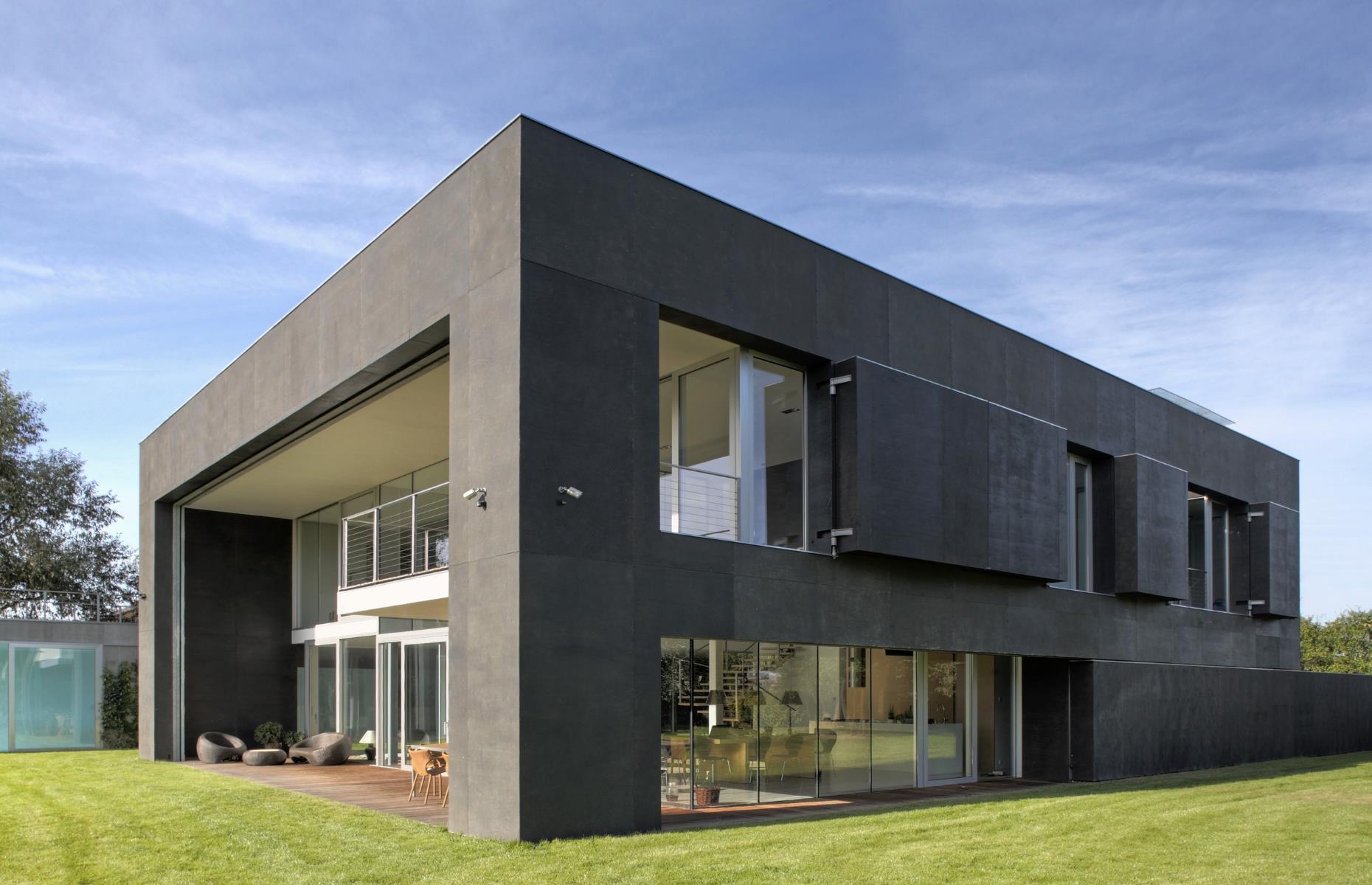 10 INDESTRUCTIBLE homes built to survive disasters