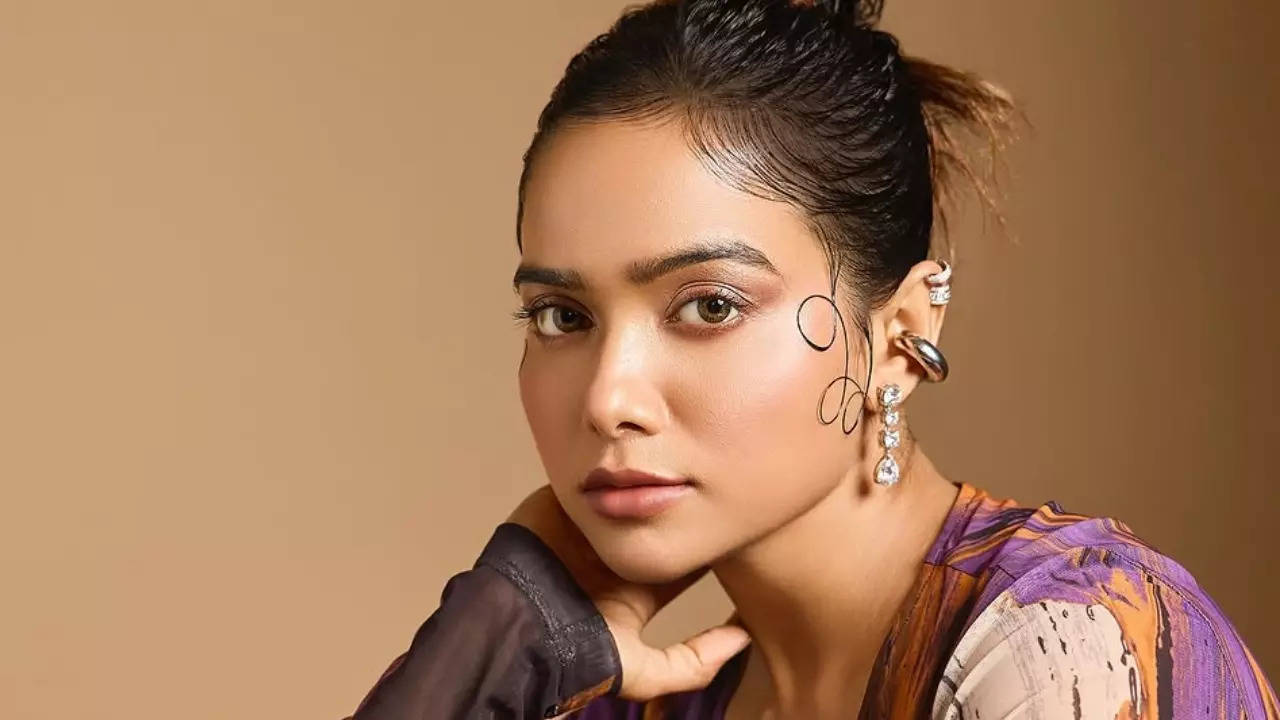 Former Bigg Boss contestant Manisha Rani begins shooting for Ravie ...