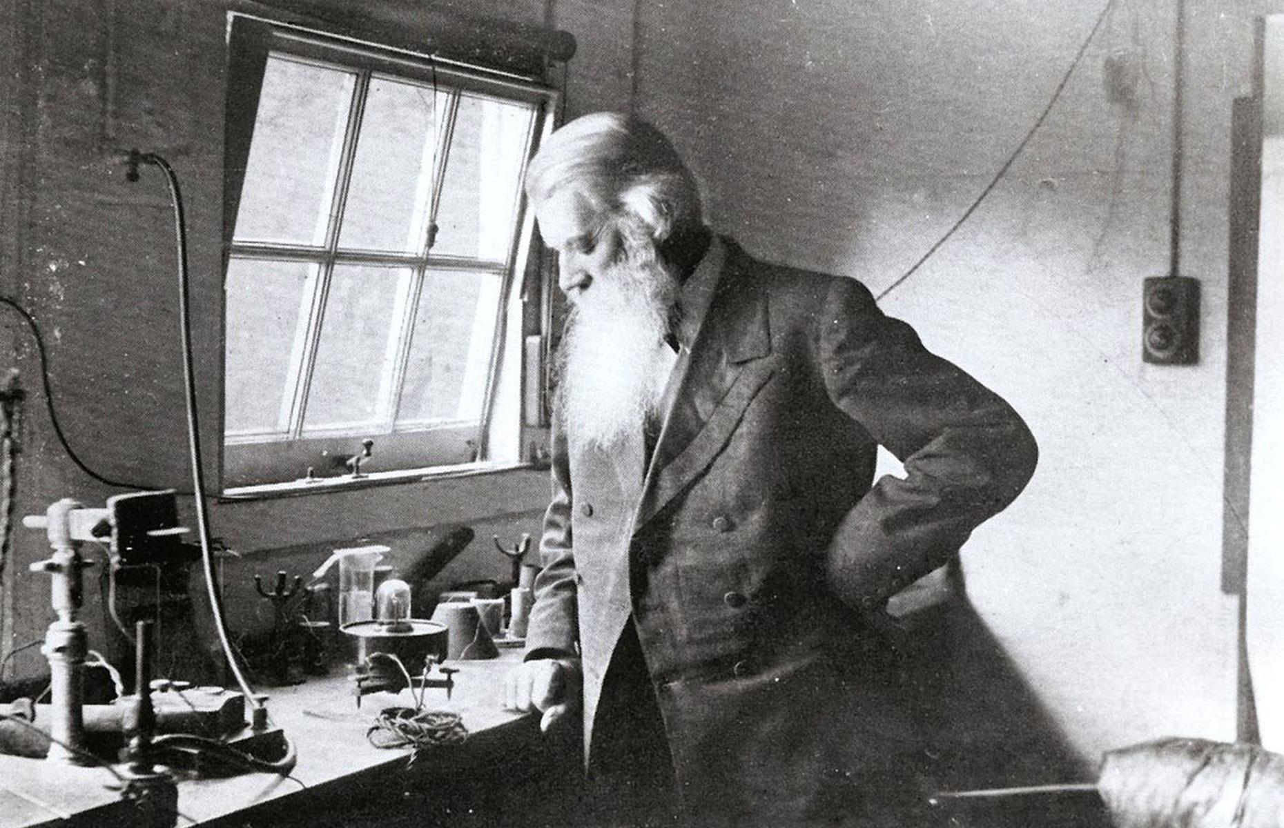 13 stolen inventions that changed the world (and made billions)