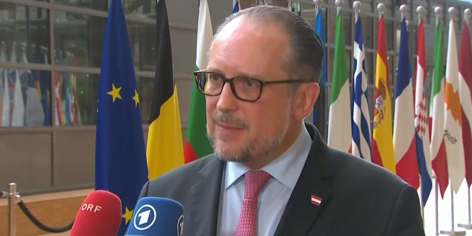 Schallenberg: Feuerring um Europa