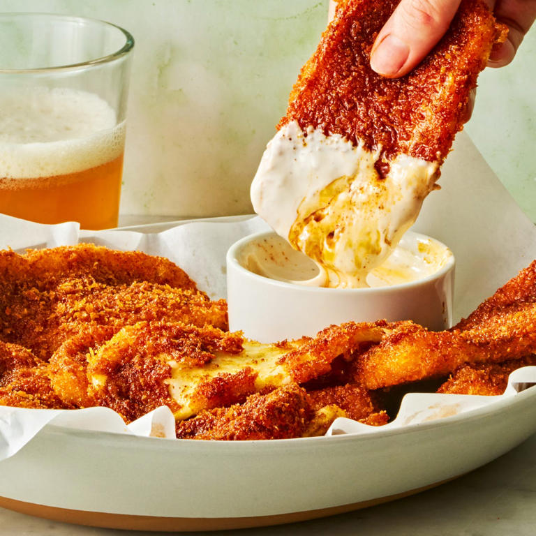 Copycat Chili's Nashville Hot Mozzarella Sticks Are Tailgate Heroes