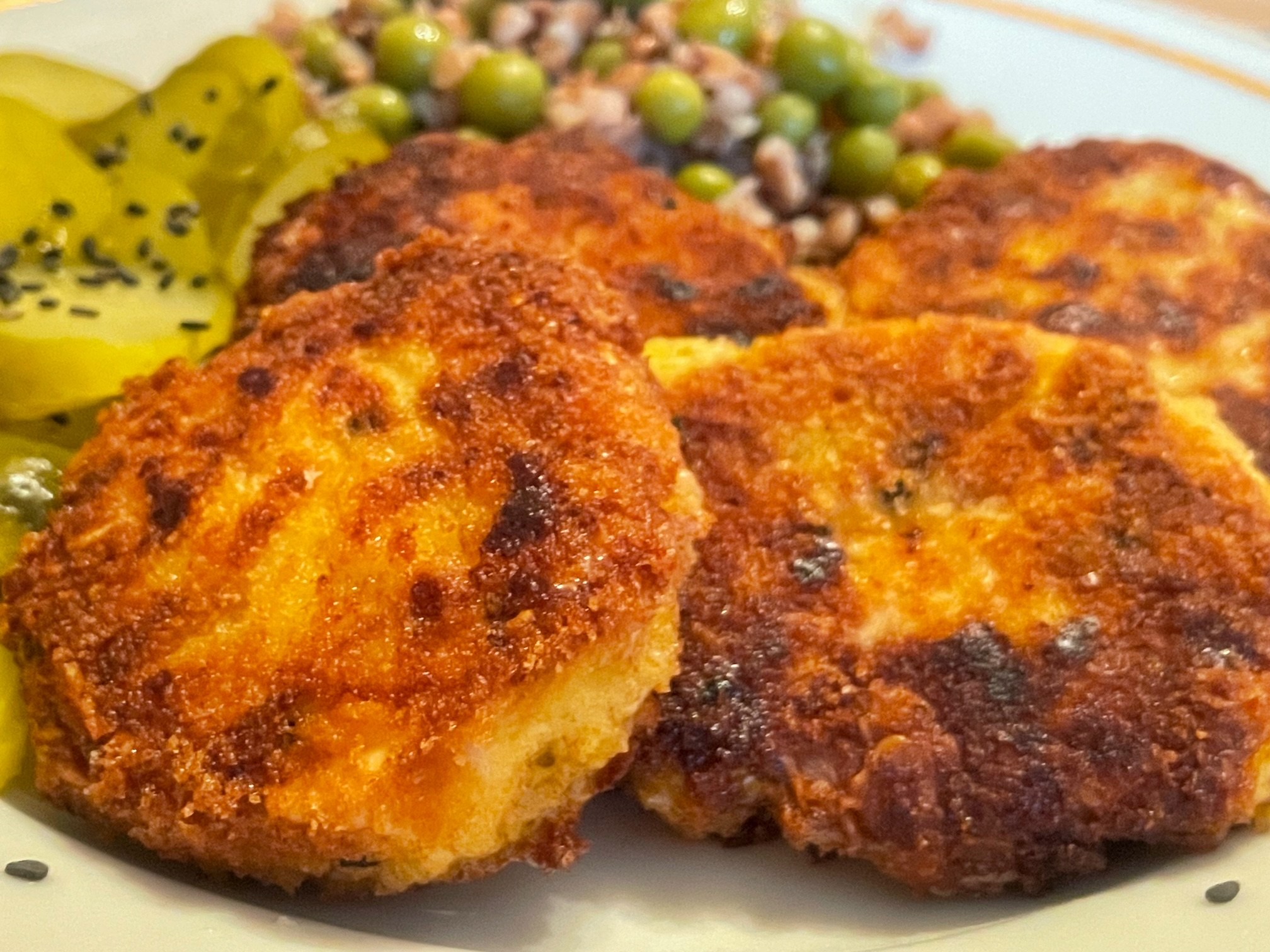 Chrupiące kotleciki robię z serka wiejskiego i dwóch zdrowych dodatków ...