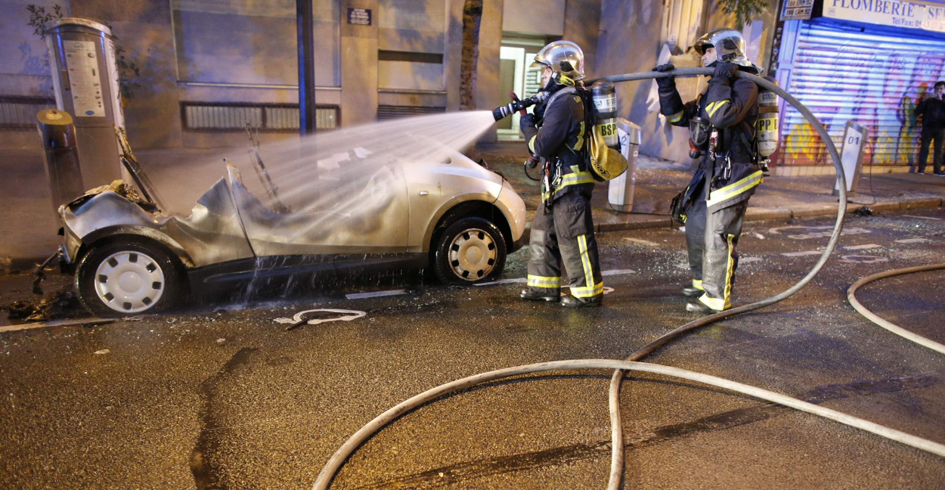 In what situations can electric cars catch fire?