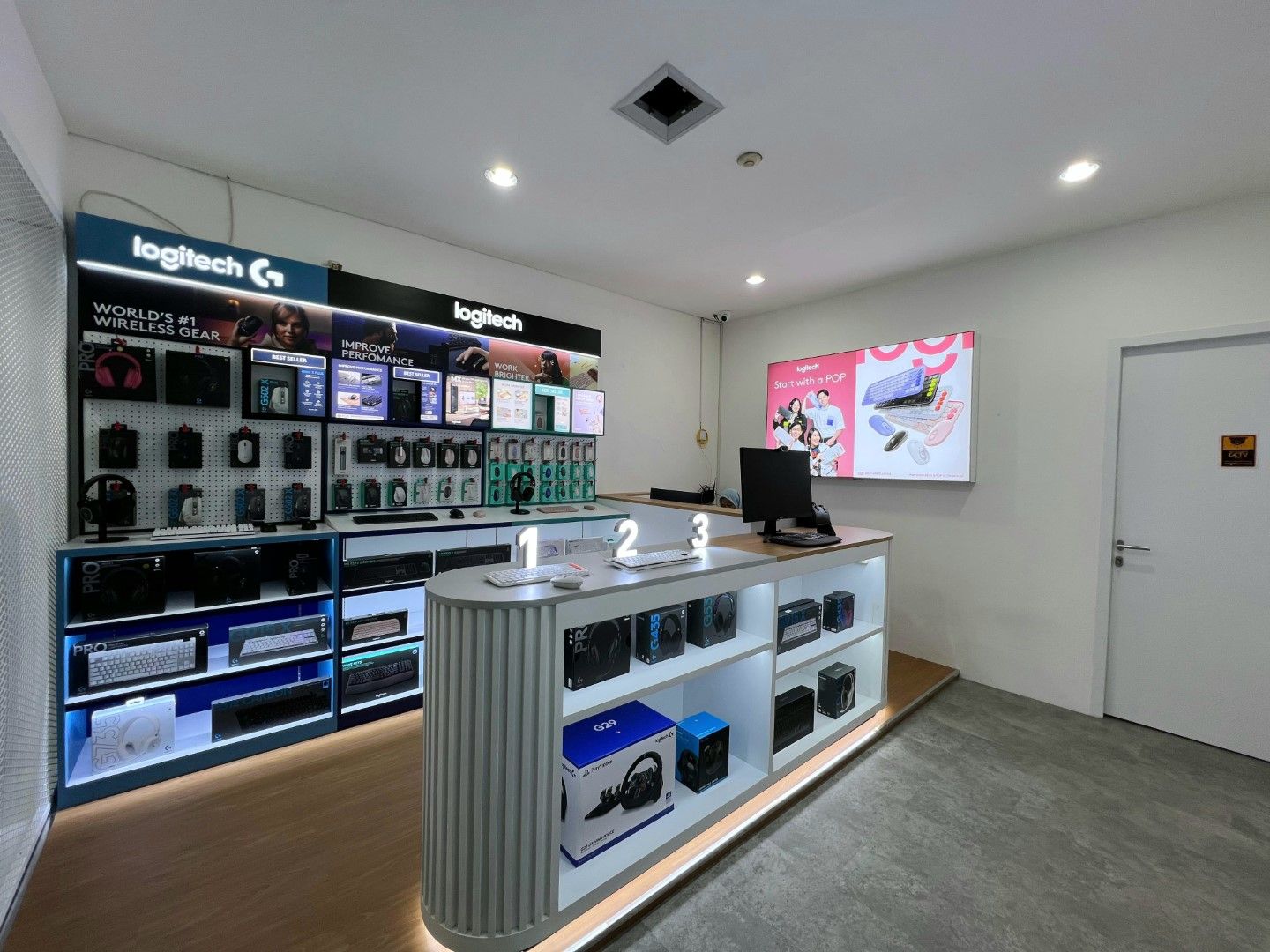 Logitech Resmi Buka Official Brand Store di Mangga Dua Mall Jakarta