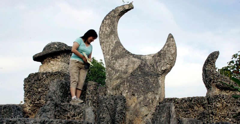 The fascinating tale behind America's most mysterious castle The fascinating tale behind America's most mysterious castle