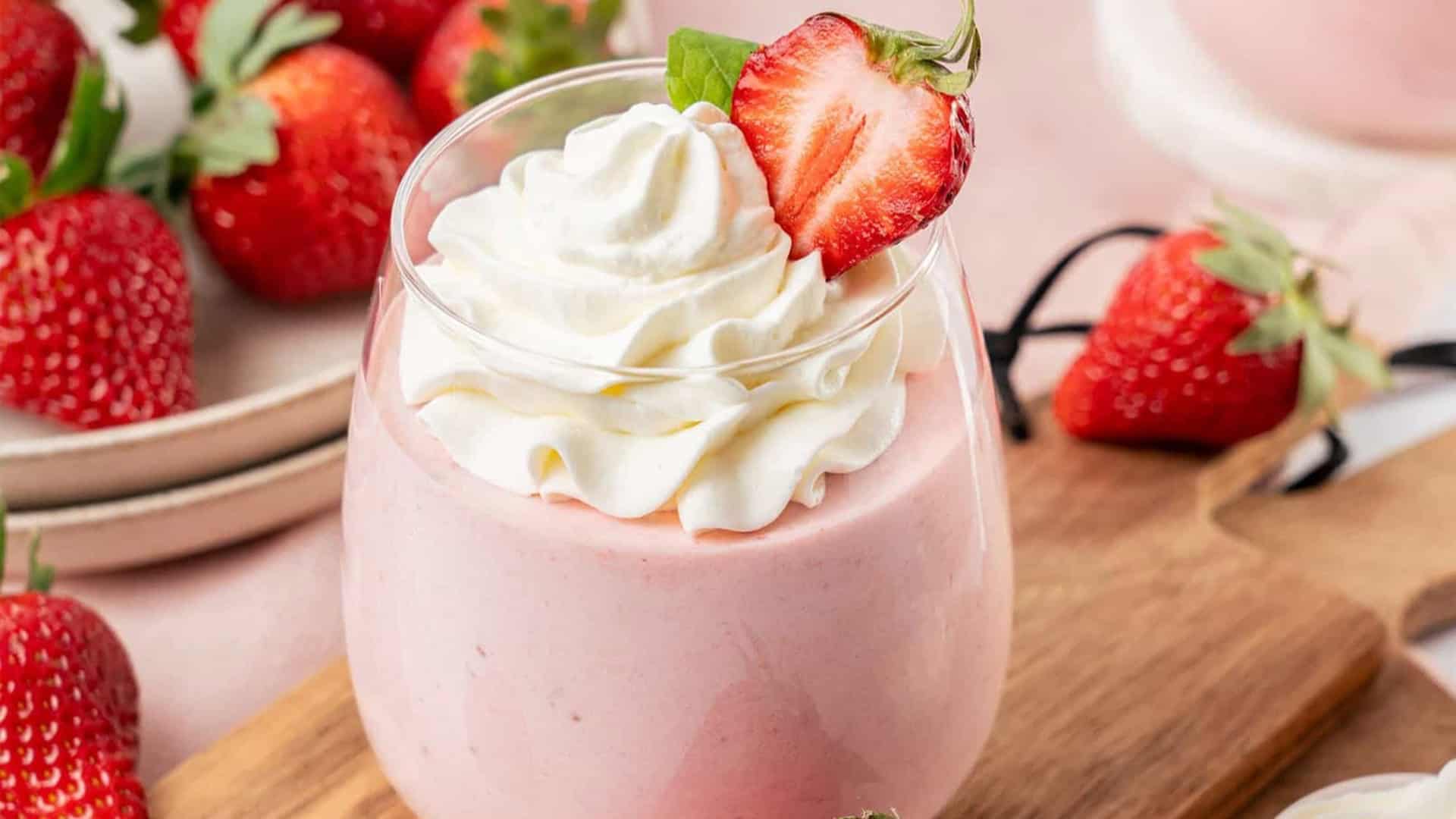 5-Ingredient Easy Strawberry Mousse, The Ultimate Dessert Everyone ...
