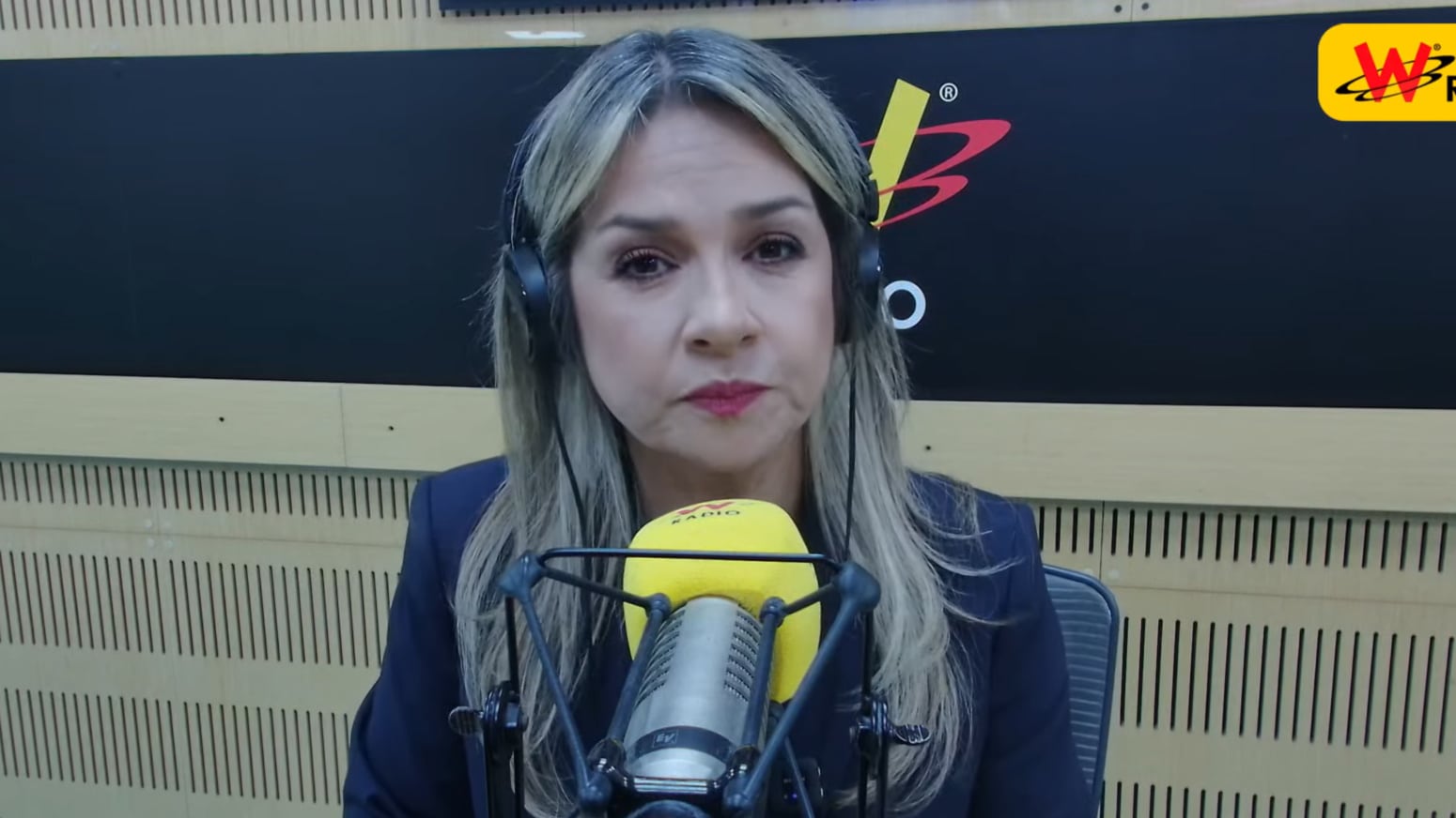 Vicky Dávila explica por qué se lanza a la Presidencia y hace una ...