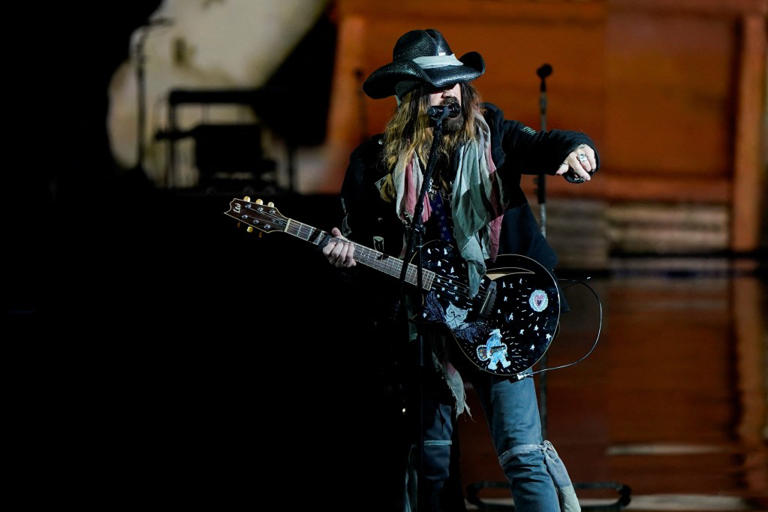 Here’s what Billy Ray Cyrus thinks about estranged daughter Miley Cyrus ...