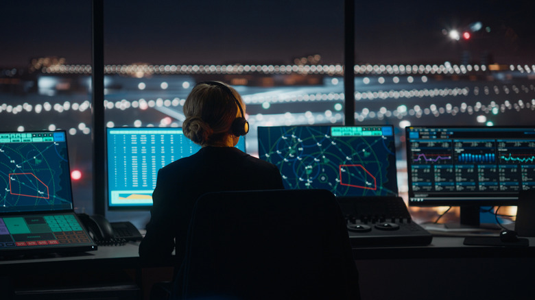 What Does It Really Take To Become An Air Traffic Control Employee?