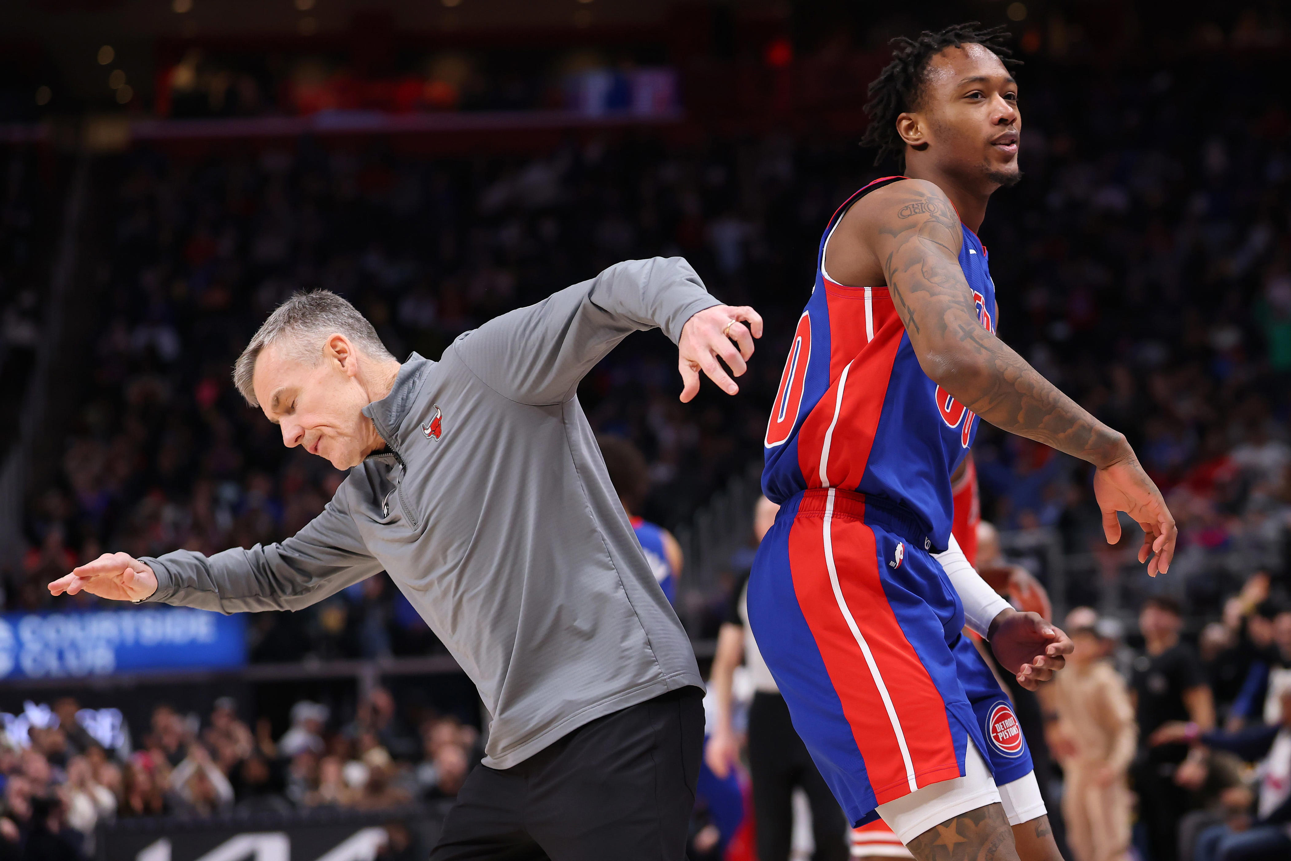 LOOK: Ron Holland runs into Billy Donovan and other pictures of the day ...