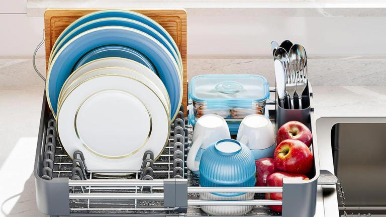 Diga adeus às poças na bancada com este escorredor que drena para o ...