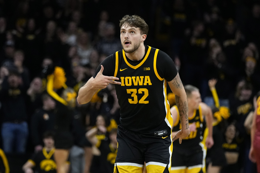 Iowa's Owen Freeman will undergo season-ending surgery on his finger