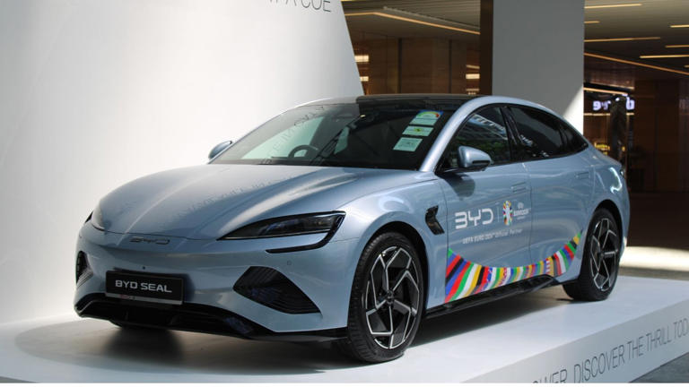 Chinese EV buyers in Canada could be blocked from driving into the US