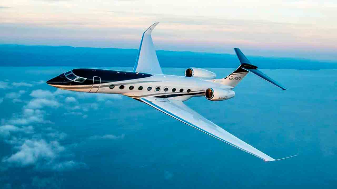 $80 million jet used by Neymar on his return to Brazil can fly at over ...