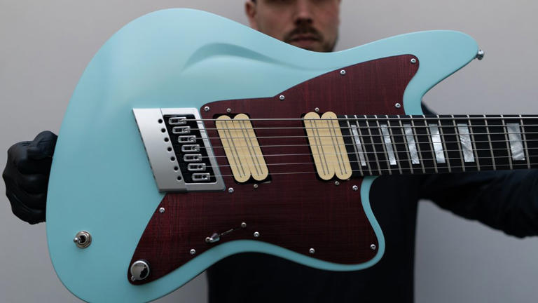 Spiritbox’s Mike Stringer wowed metalheads with a custom offset Jackson ...