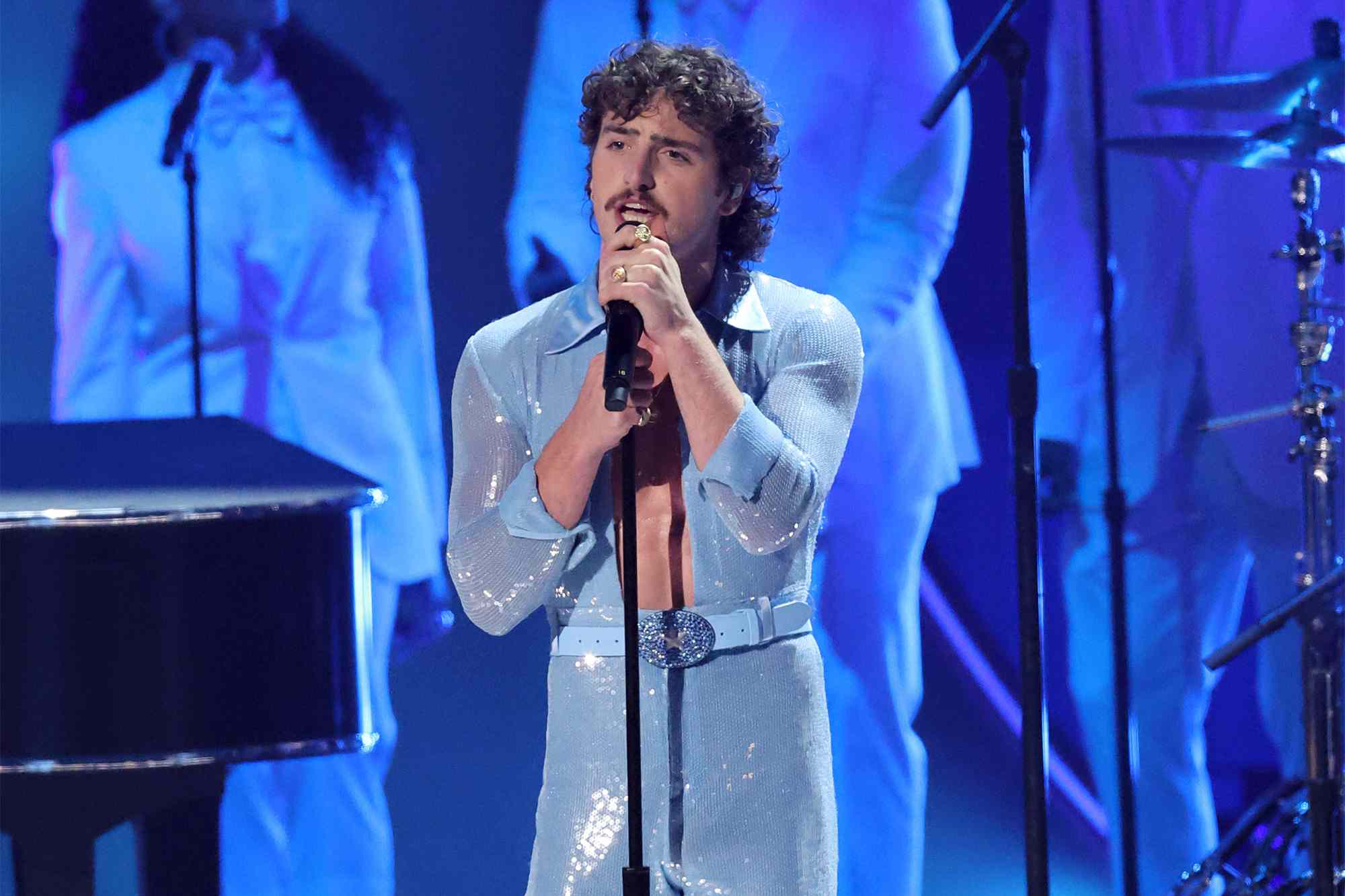 Benson Boone apologizes for 'aggressively' grabbing crotch after ...