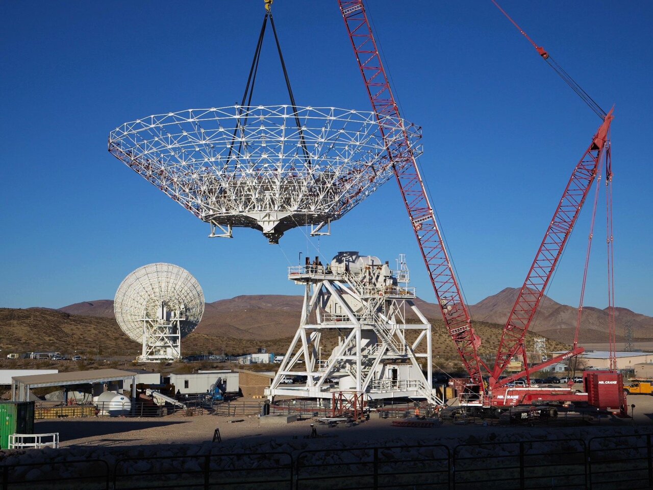 New beam waveguide antenna being constructed in California