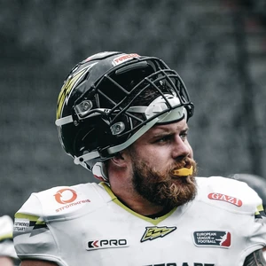 Focus on the Rushing Game: Surge re-singing Hunter and Helm