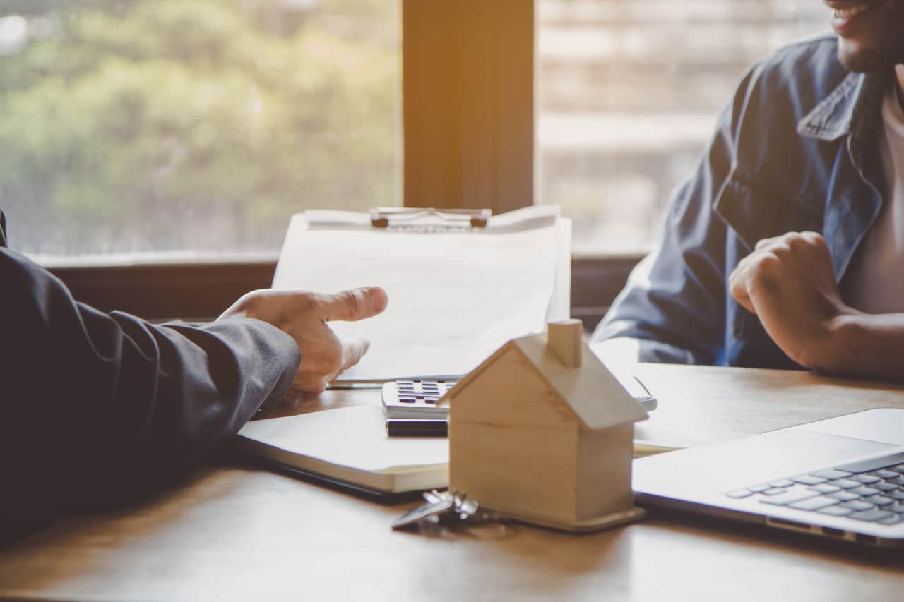 4 Ways Financial Advisors Can Demonstrate Emotional Intelligence to Clients