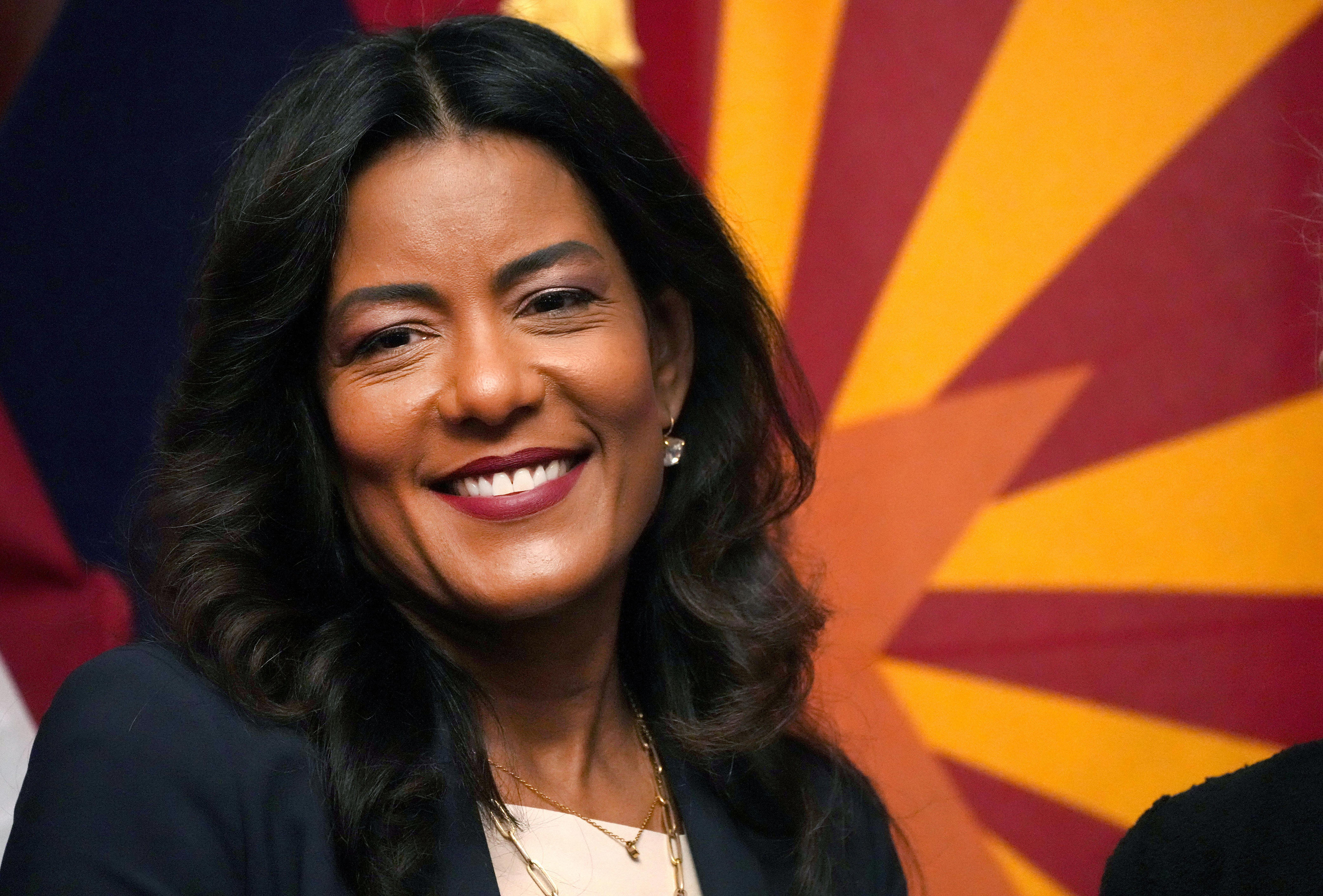 Maria Elena Cruz sworn in, becomes newest Arizona Supreme Court justice