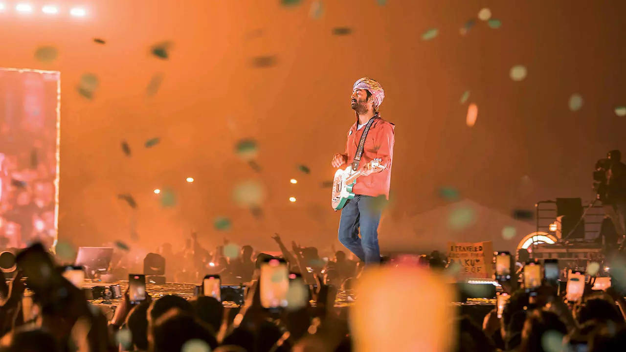 Muskurane ki wajah tum ho: NCR to Arijit Singh