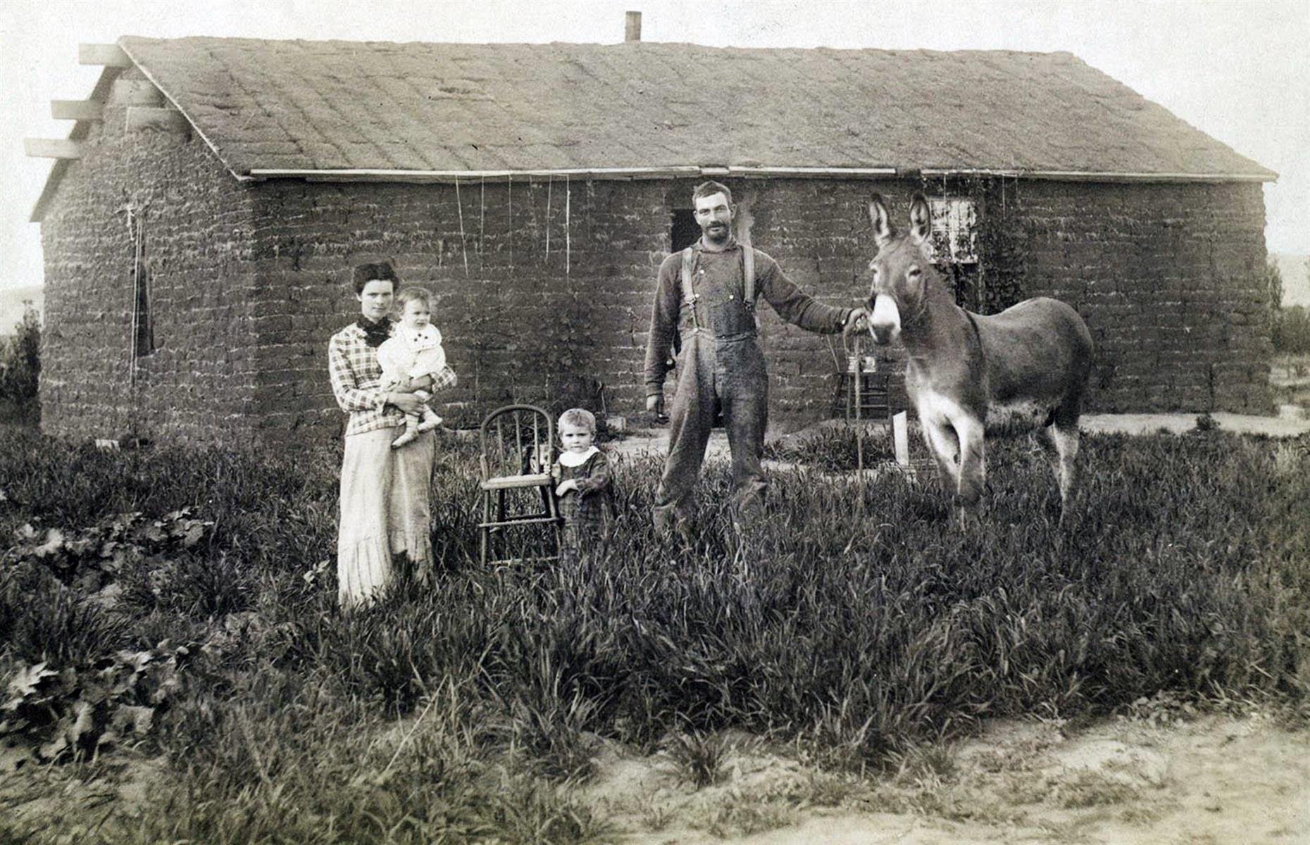 Fascinating Vintage Photos Of American Homes Over Two Centuries