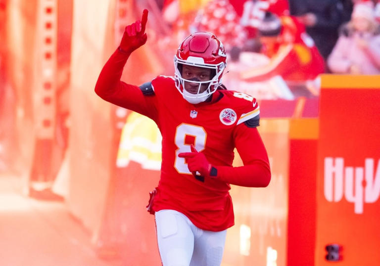 Chiefs Predicted to Lose DeAndre Hopkins to AFC West Rival